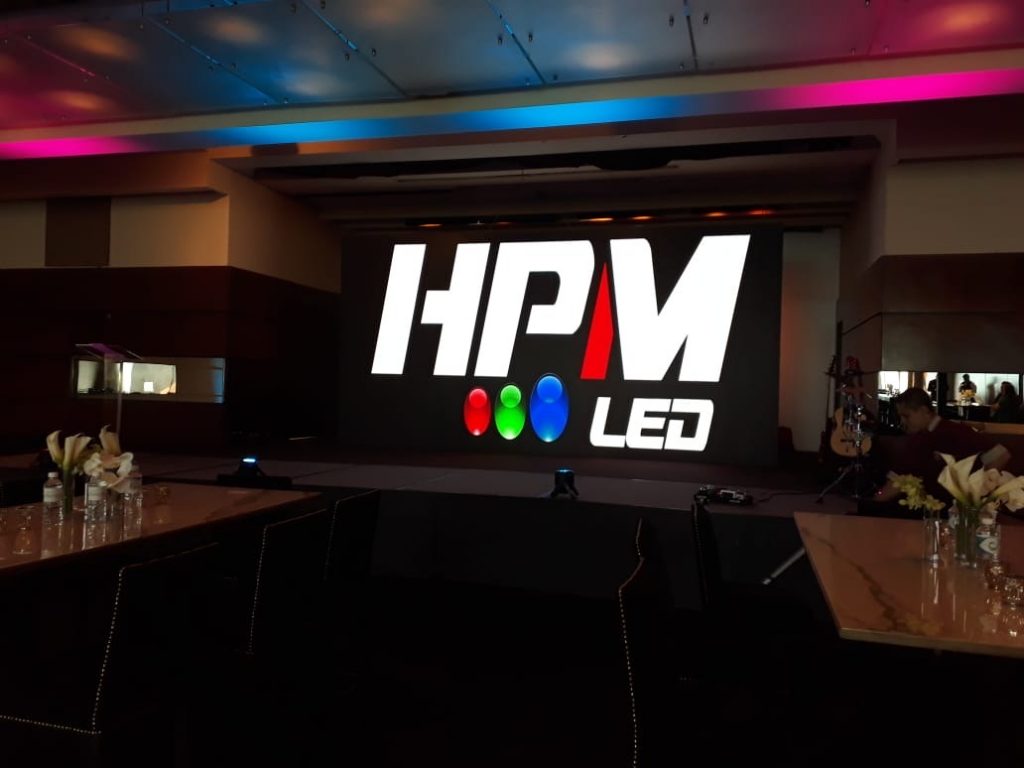 Displays Electrónicos – Pantallas Led Gigantes